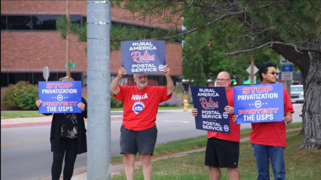 USPS carriers gather in opposition of idea of privatization | Ruralinfo.net