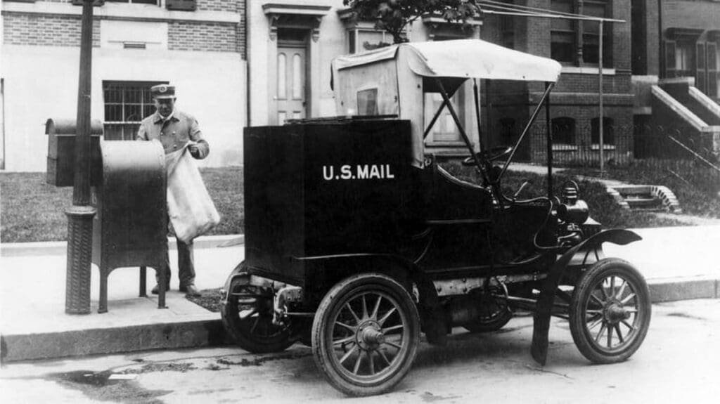 The Evolution Of The US Mail Truck (And Why Some Mail Carriers Use ...